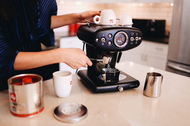 BECOMING A MASTER BARISTA WITH ILLY COFFEE - NATALIE OFF DUTY